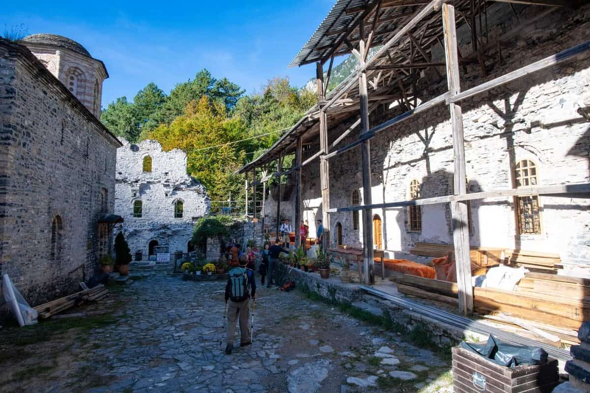 ΟΛΥΜΠΟΣ ΠΕΖΟΠΟΡΙΑ ΦΑΡΑΓΓΙ ΤΟΥ ΕΝΙΠΕΑ - TravelBug